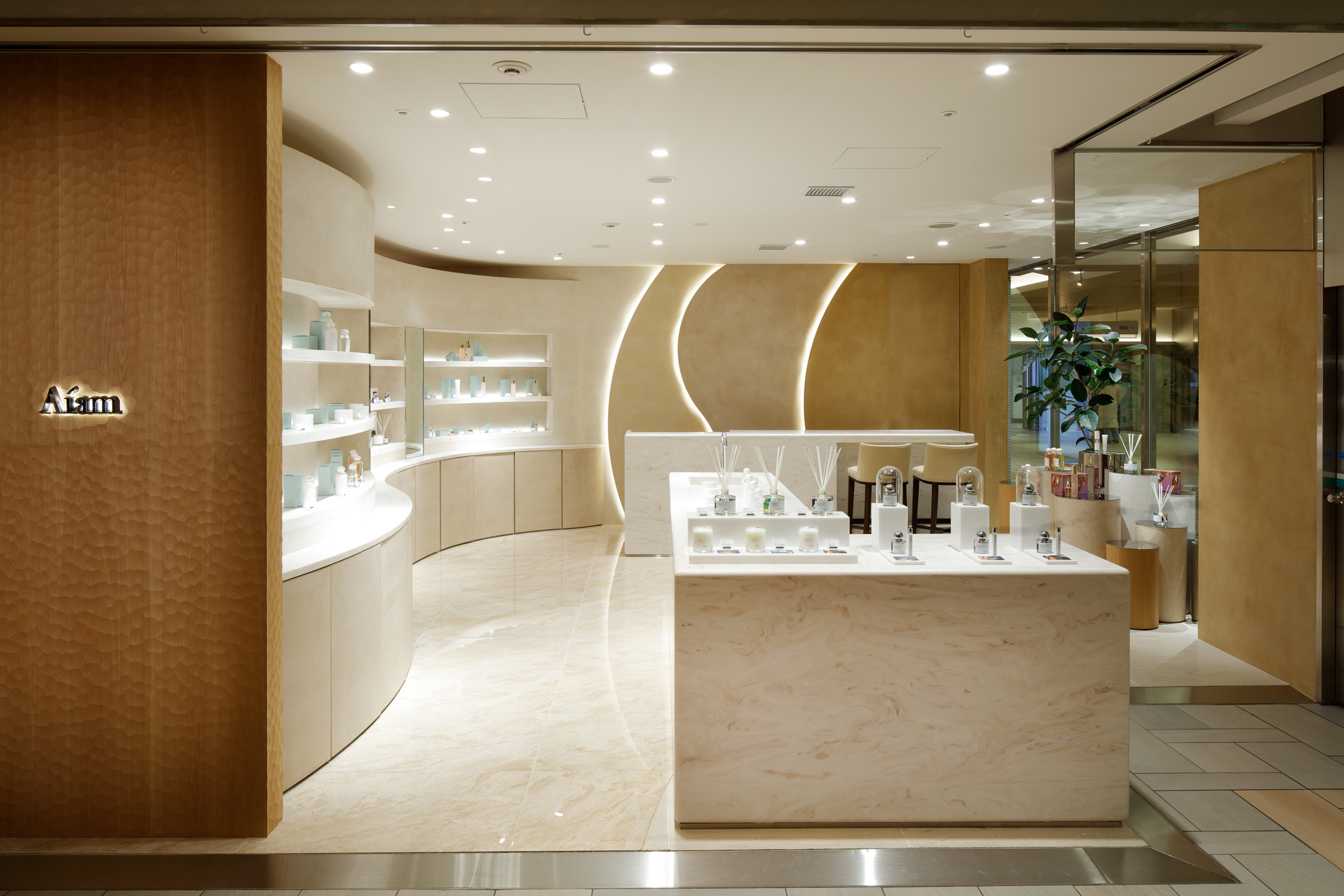 Aíam Shinjuku LUMINE EST - RETAIL - Aíam Shinjuku LUMINE EST - Jamo ...